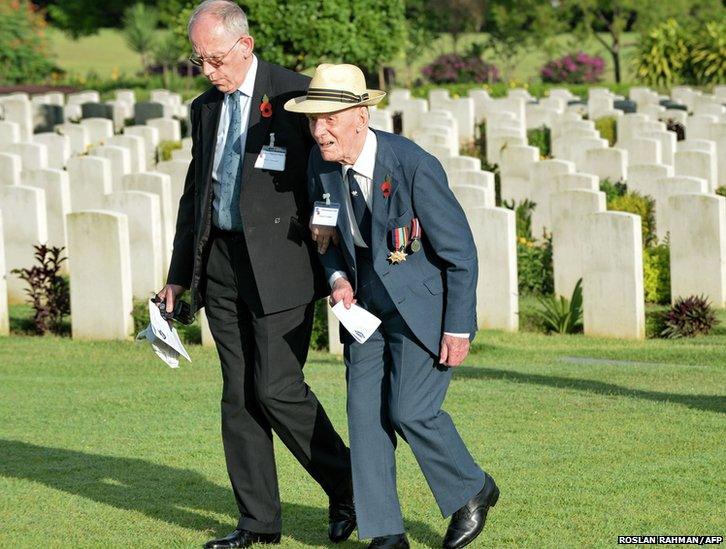 Day in pictures: 7 November 2013 - BBC News