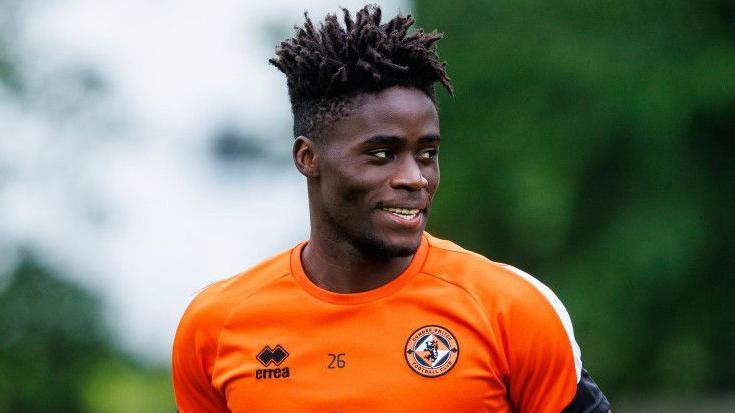 Richard Odada leaves Dundee United - BBC Sport