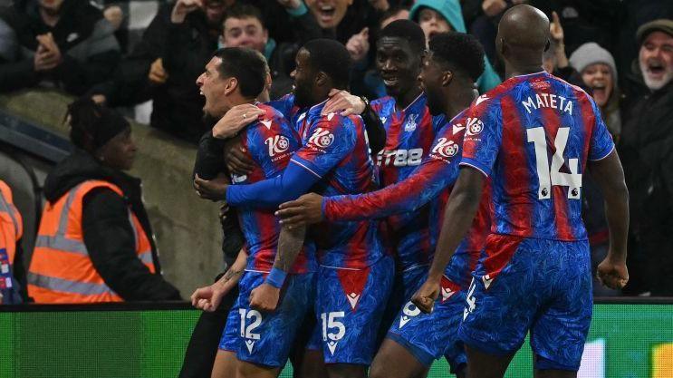 Crystal Palace 1-1 Newcastle: Munoz rescues point - but it should have been three - BBC Sport