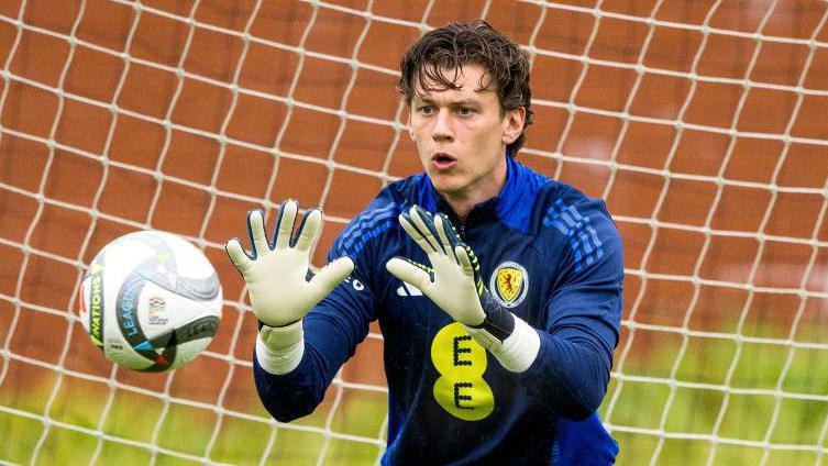 Dundee's Jon McCracken replaces Robby McCrorie in Scotland squad - BBC ...