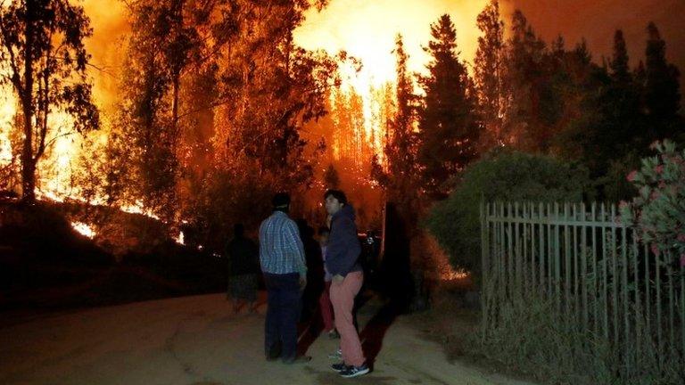 Chile forest fires: Death toll now rises to six - BBC News