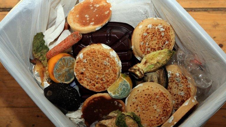 Bangor University's Ugly Foods Shop opens its doors - BBC News