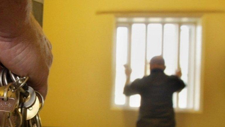 Kent court custody cells 'among worst seen' - BBC News