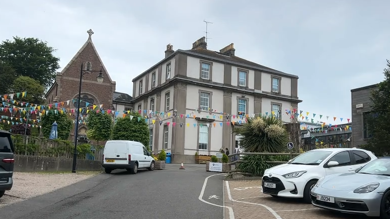 Jersey Beaulieu school much improved after 'turbulent time' - BBC News