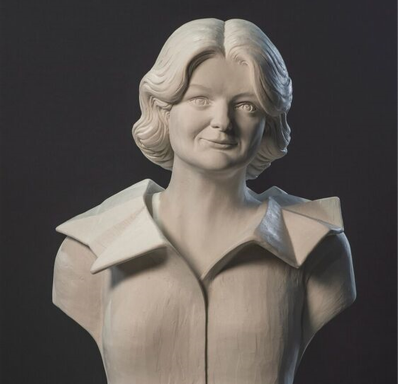 Scottish heroines unveiled at National Wallace Monument - BBC News