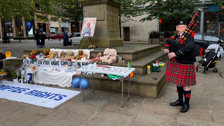 Murdered Preston Davey's dad tells of anguish at vigil for son - BBC News