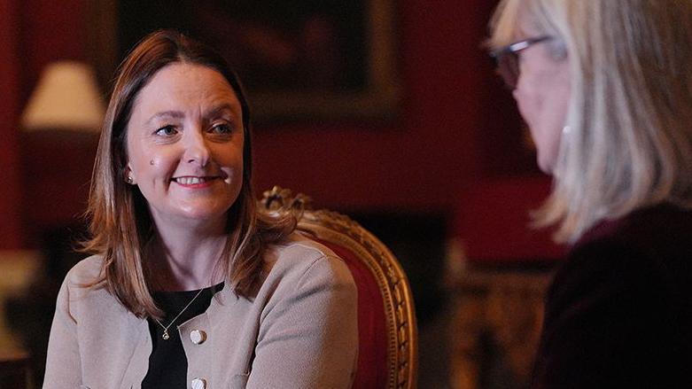 'Dad would be proud as punch of Elizabeth Emblem honour' - BBC News