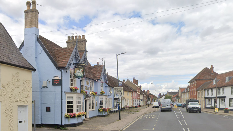 Needham Market pub closes to protect staff from verbal abuse - BBC News