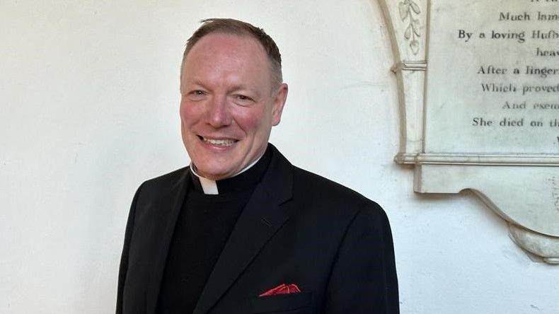 Dean of Wells appointment approved by King - BBC News