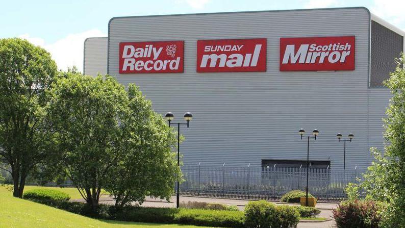 Unite urges Reach to rethink Watford and Glasgow plant closures - BBC News