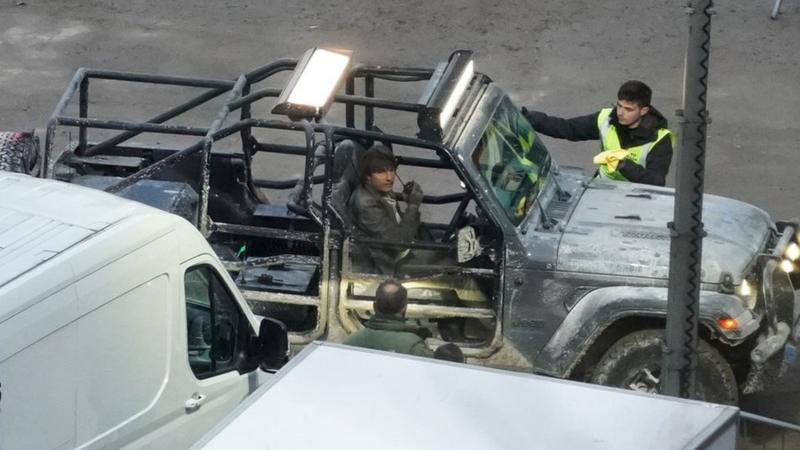 Pictures appear to show Tom Cruise filming in Derbyshire - BBC News