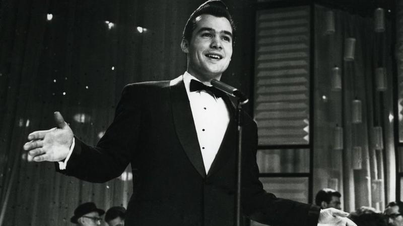 Ricky Valance: First Welshman to have solo UK Number One dies - BBC News