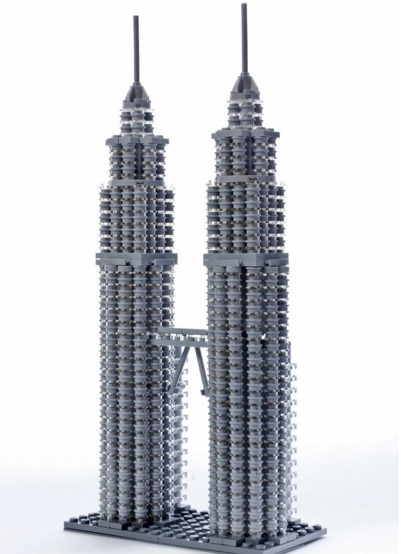Lego landmarks: Warren Elsmore's Brick City exhibition opens - BBC News
