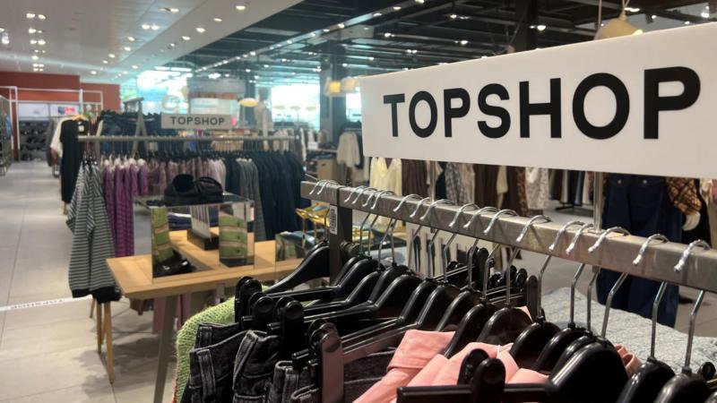 Topshop returns to Chelmsford as it opens in John Lewis shop - BBC News