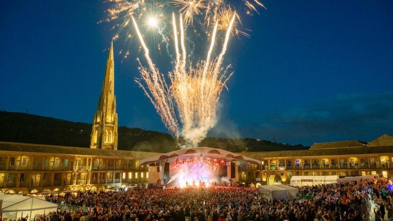Piece Hall: Is this hidden architectural gem UK's best gig venue? - BBC ...