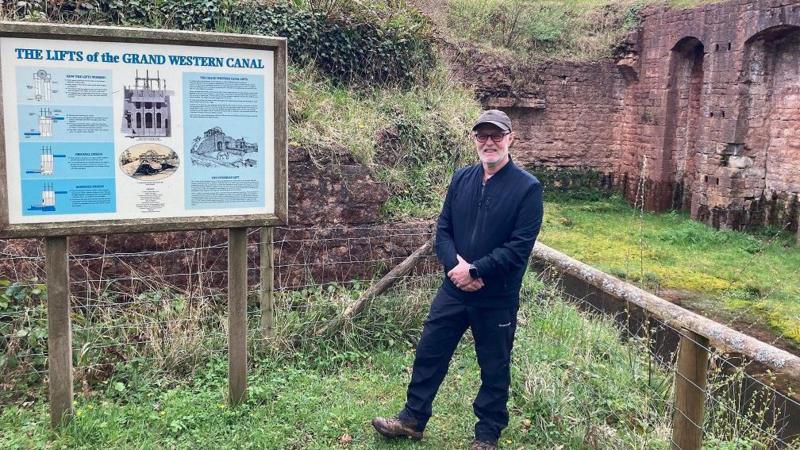 New cycling route linking Weston-Super-Mare to Clevedon opens - BBC News
