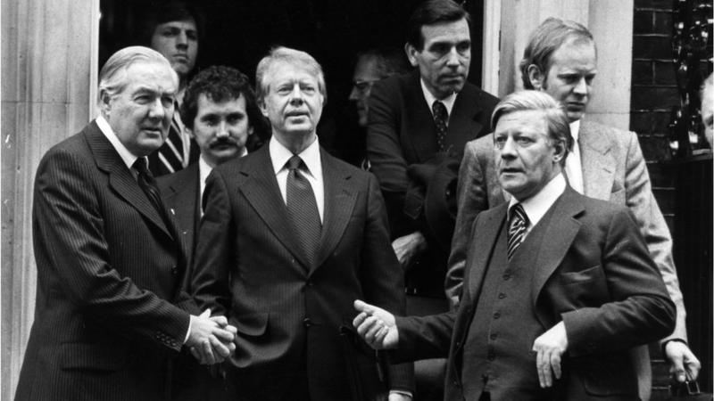 Helmut Schmidt: West Germany's Cold War master of realpolitik - BBC News