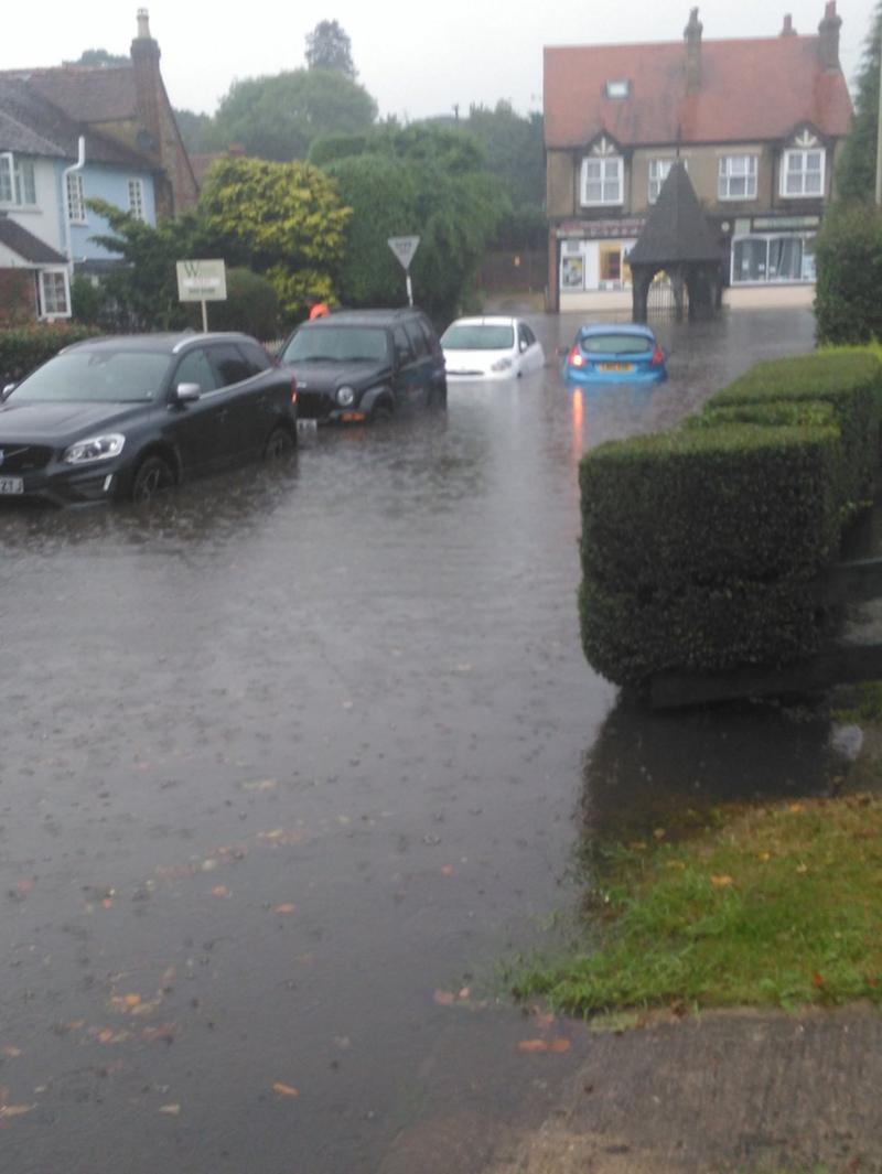 In pictures: Flash flooding - BBC News
