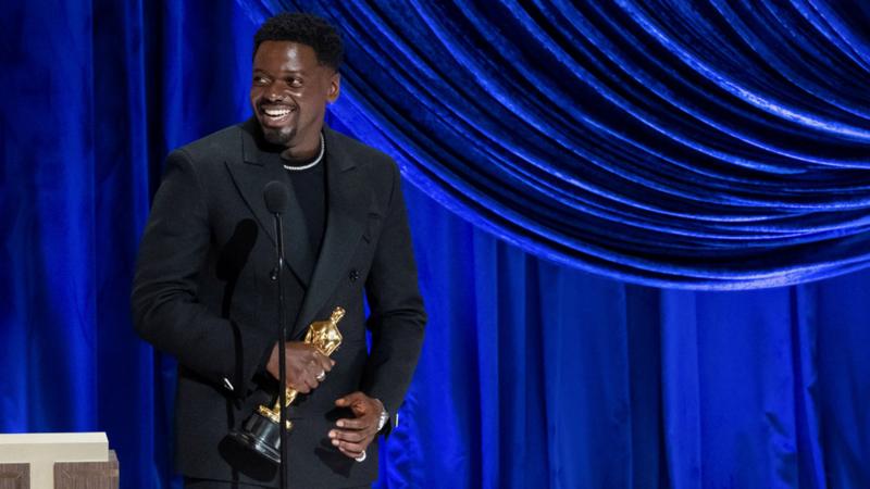 Oscars 2021 Nomadland Anthony Hopkins And Daniel Kaluuya Share Glory