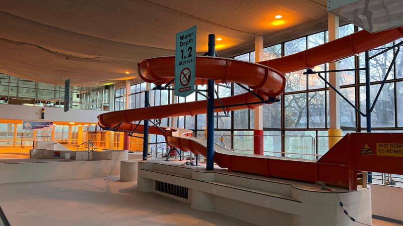 Cov Baths demolition won't be blocked by Historic England - BBC News