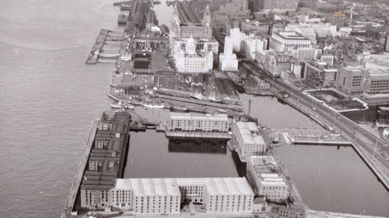 The fall and rise of Liverpool docks - BBC News