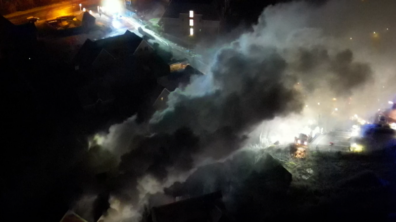 Midhurst fire: Historic hotel housing refugees engulfed by blaze - BBC News