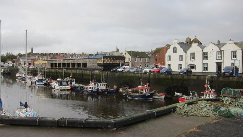 Harbour vision celebrates Eyemouth's maritime traditions - BBC News
