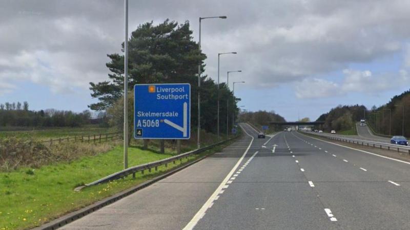 HGV driver 'distracted by porn' killed dad-of-two in Lancashire - BBC News