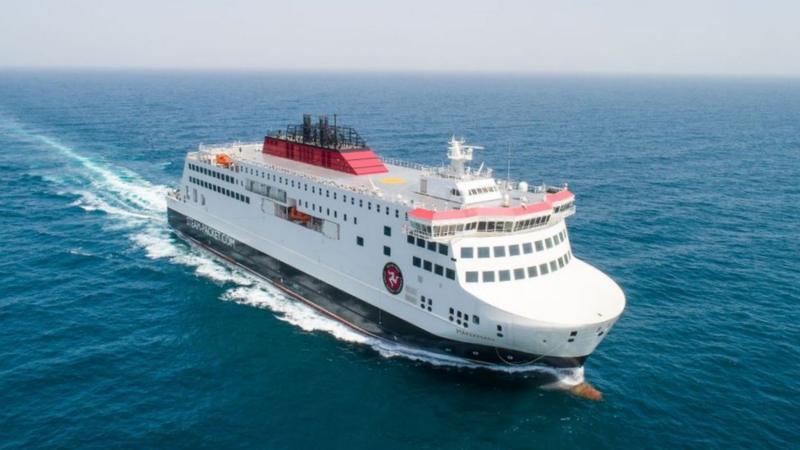 Isle of Man's new ferry Manxman makes maiden passenger voyage - BBC News
