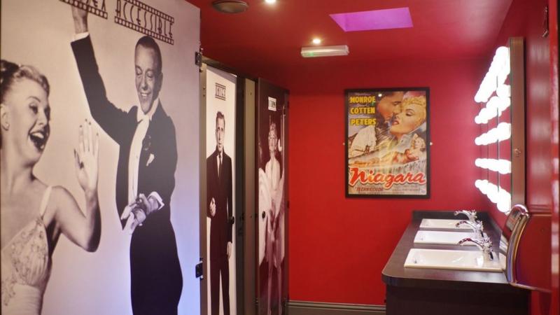 Wareham's Rex Cinema cinema reopens after refurbishment - BBC News