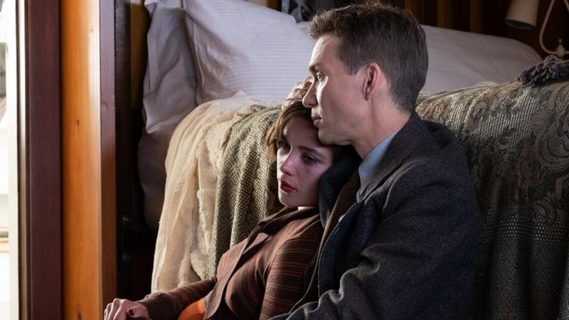 Oppenheimer: Cillian Murphy makes powerful impact in atomic epic - BBC News