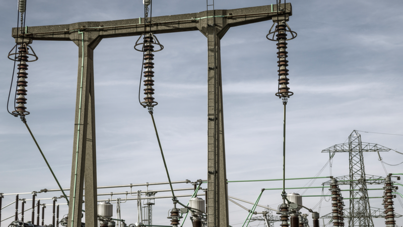 Lancing: Hundreds of homes without power after fault - BBC News