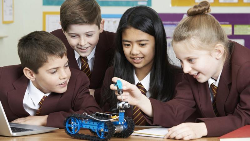 Welsh education: 'Ambitious' new curriculum unveiled - BBC News