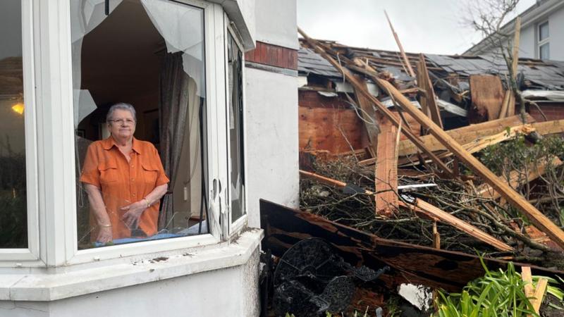 Storm Ciarán: Flooding and damage hits homes across UK - BBC News