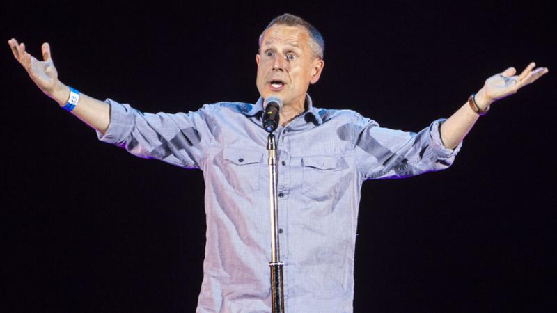 Jeremy Hardy: Comedian and Radio 4 panel star dies aged 57 - BBC News