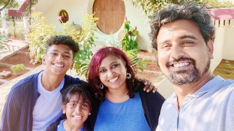 The young Anglo-Indians retracing their European roots - BBC News