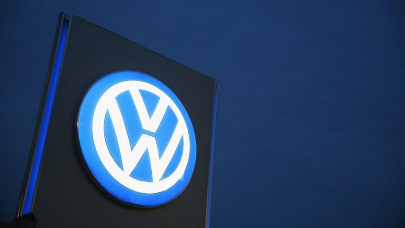 New VW boss Matthias Mueller says firm can shine again - BBC News