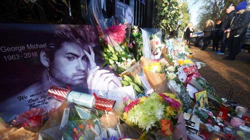 George Michael: Private funeral for singer - BBC News