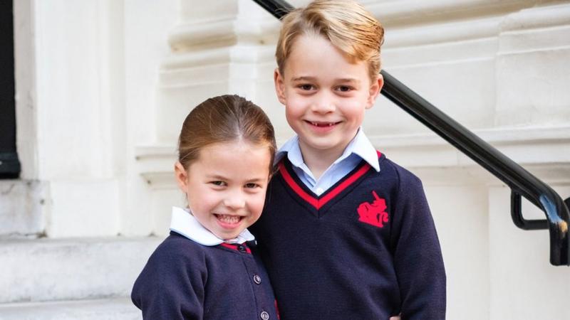George, Charlotte and Louis have first day at Lambrook School - BBC News