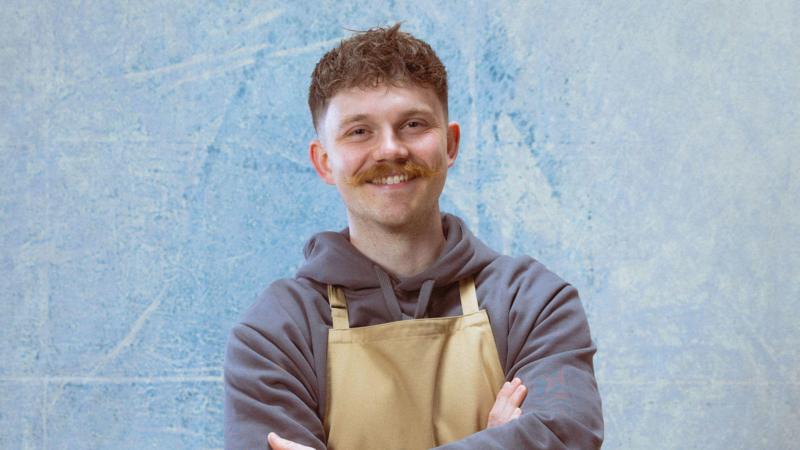 Stoke-on-Trent man says 'Bake Off is the best thing I've ever done' - BBC News