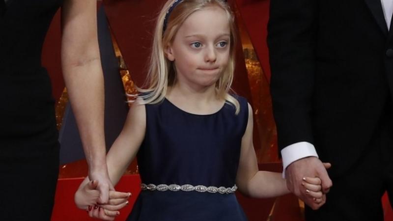 British Sign Language: GCSE plan after boy's campaign - BBC News