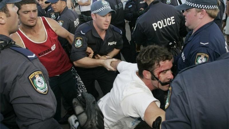 Cronulla rally: Supreme Court bans Sydney race riot 'memorial' - BBC News