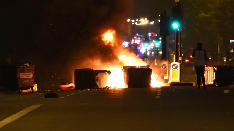 Rashan Charles death: Hackney protest turns violent - BBC News