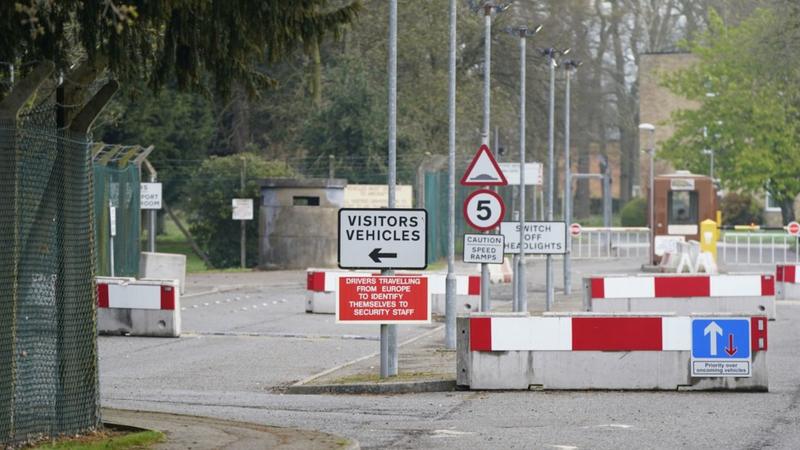 Hambleton Council plans legal fight against asylum centre - BBC News