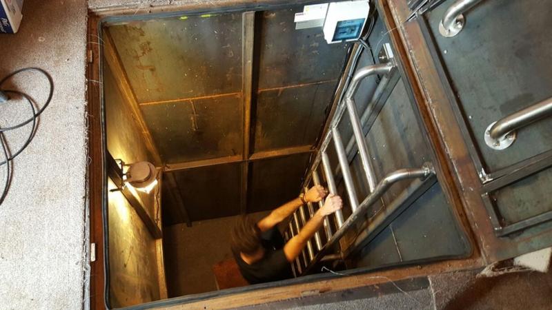 Colin Furze: YouTuber allowed to build tunnel under garden - BBC News