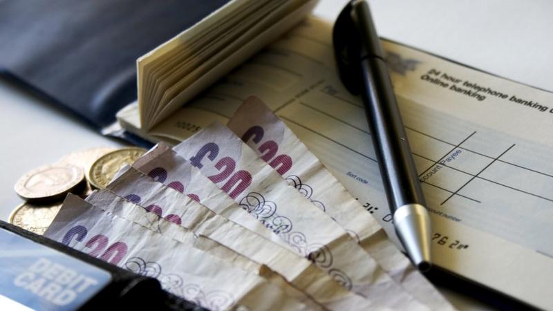 Bank cheques to be cleared within a day - BBC News