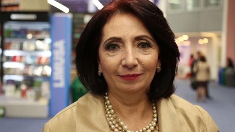 Bookworms flock to Latin America's biggest literary fair - BBC News