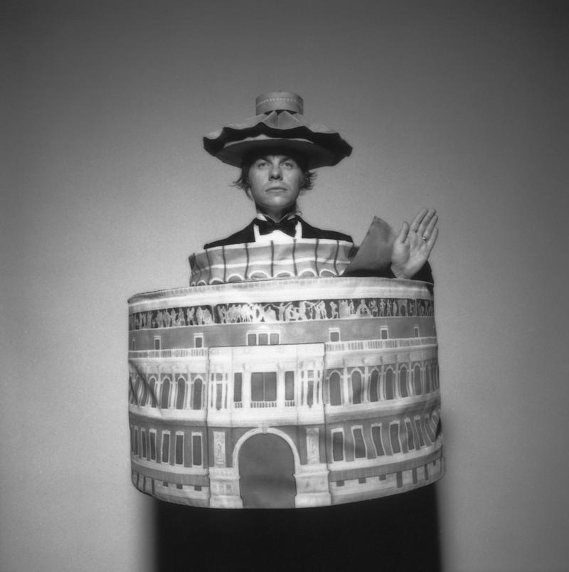 Brian Griffin: Influential British photographer dies - BBC News