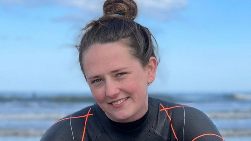 Jasmine Harrison reflects on record-breaking 2022 UK swim - BBC News