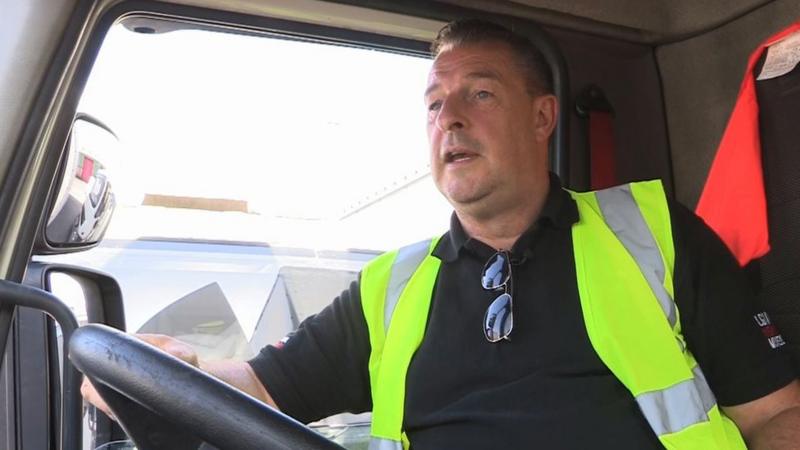 Lorry drivers stung over accounting firm 'tax dodge' - BBC News